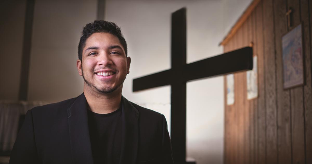 Jose stands in as Jesus in live Stations of the Cross | Faith Magazine